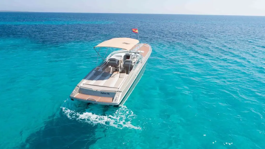 FORMULA FASTECH 38 "Follow Me" - Very boat