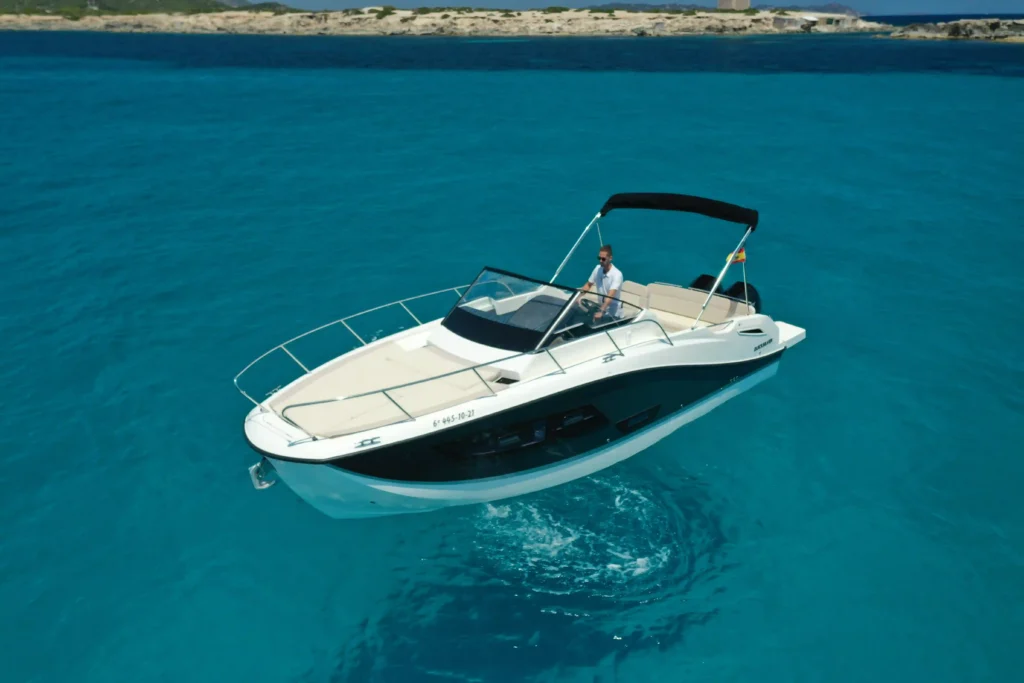 QUICKSILVER 875 "Just Feel" - Very boat